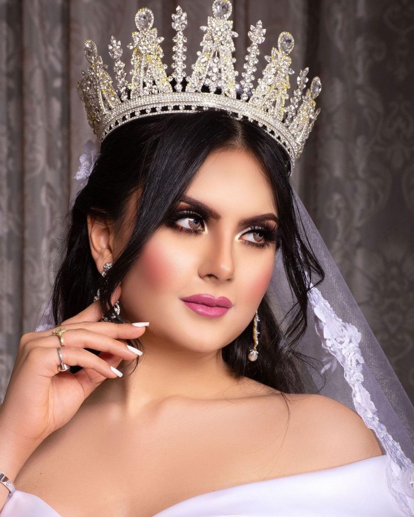 Charmee Zaveri - Bio, Age, Wiki, Relationships & Career